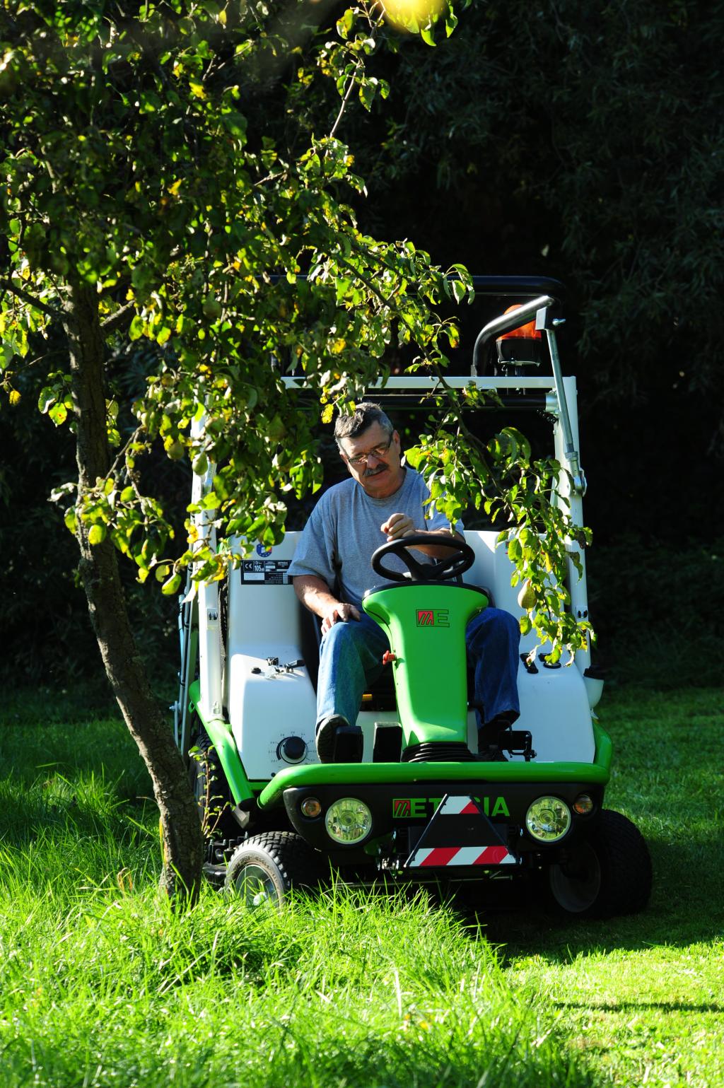 Hydro 124 DL : Ride-on mowers Etesia